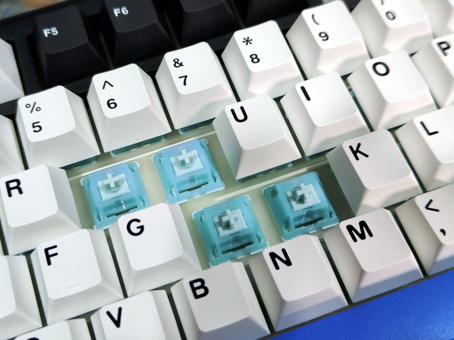 EPOMAKER TH85 Review: Balances Performance and Aesthetics